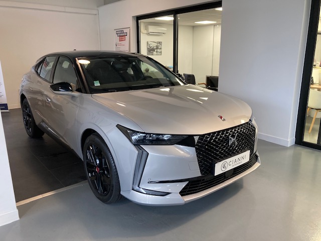 DS DS4 ESSENCE 130CV PERFORMANCE LINE AUTOMATIQUE